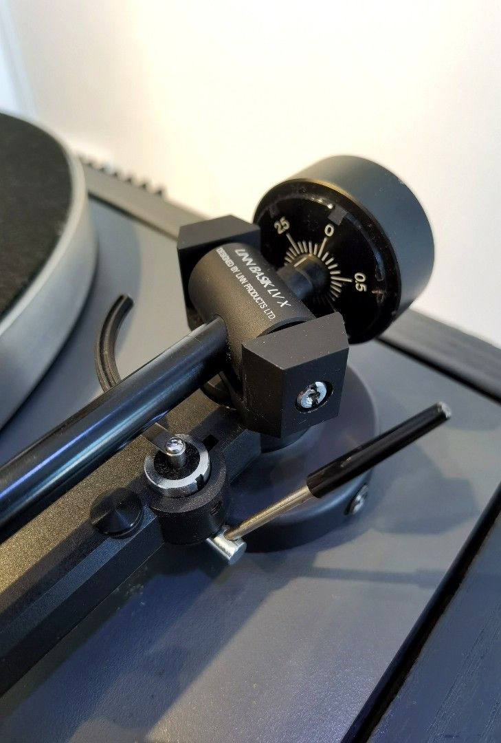 Linn Axis Turntable, Audio, Other Audio Equipment on Carousell