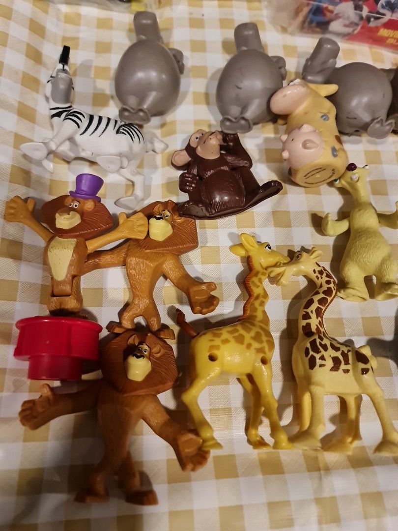 Madagascar figures and cow and chicken figure, Hobbies & Toys, Toys ...