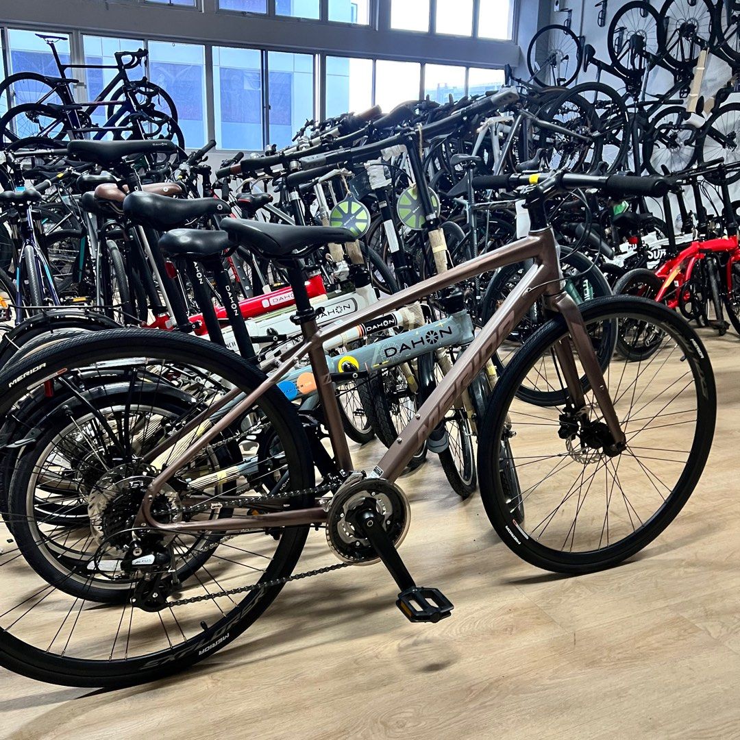 Merida explorer 100 hybrid bike on off road bicycle shimano altus ...
