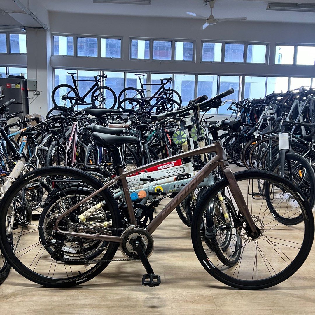 Merida explorer 100 hybrid bike on off road bicycle shimano altus ...