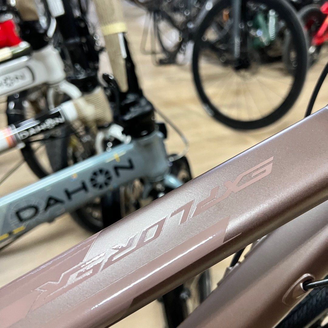 Merida explorer 100 hybrid bike on off road bicycle shimano altus ...