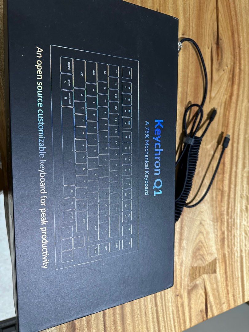 Modded Keychron Q1 (stupid fish foam + PCB + lubed everglide aqua v1 ...