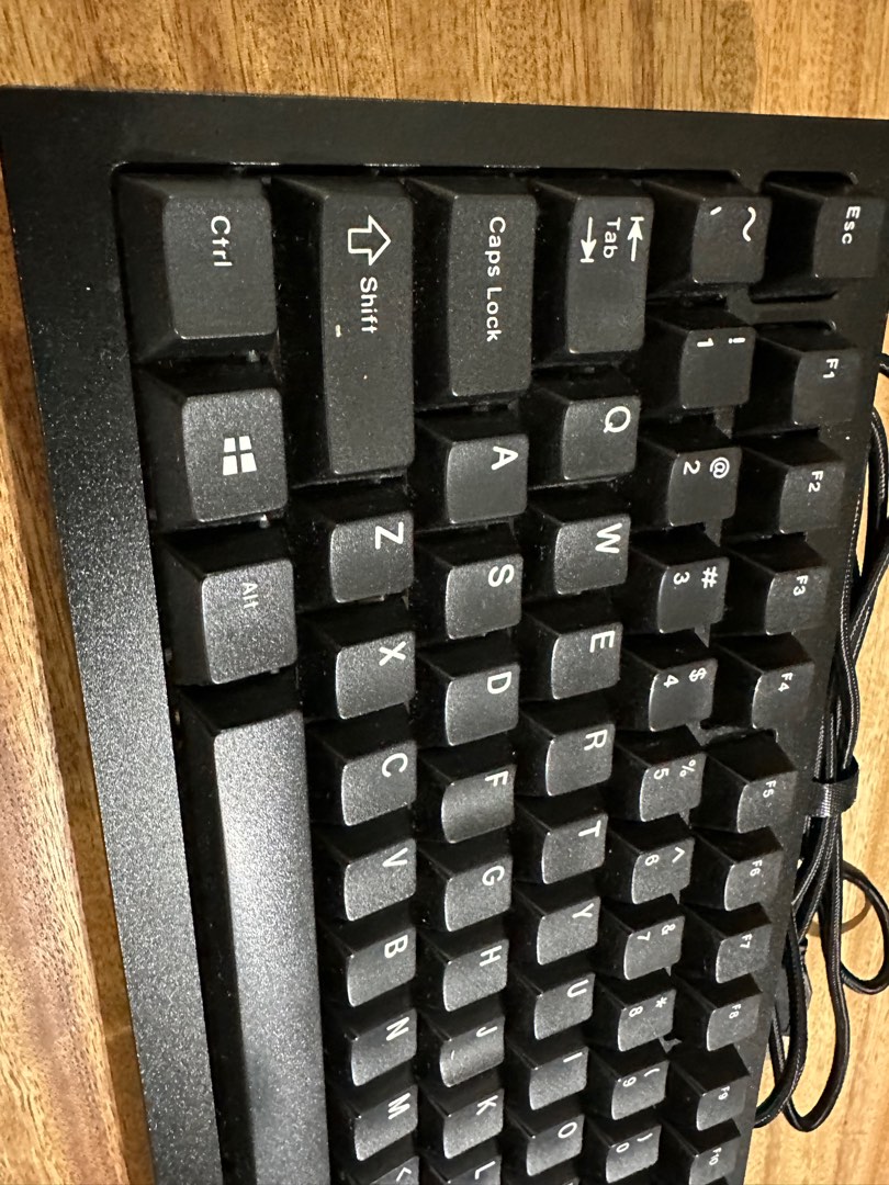 Modded Keychron Q1 (stupid fish foam + PCB + lubed everglide aqua v1 ...