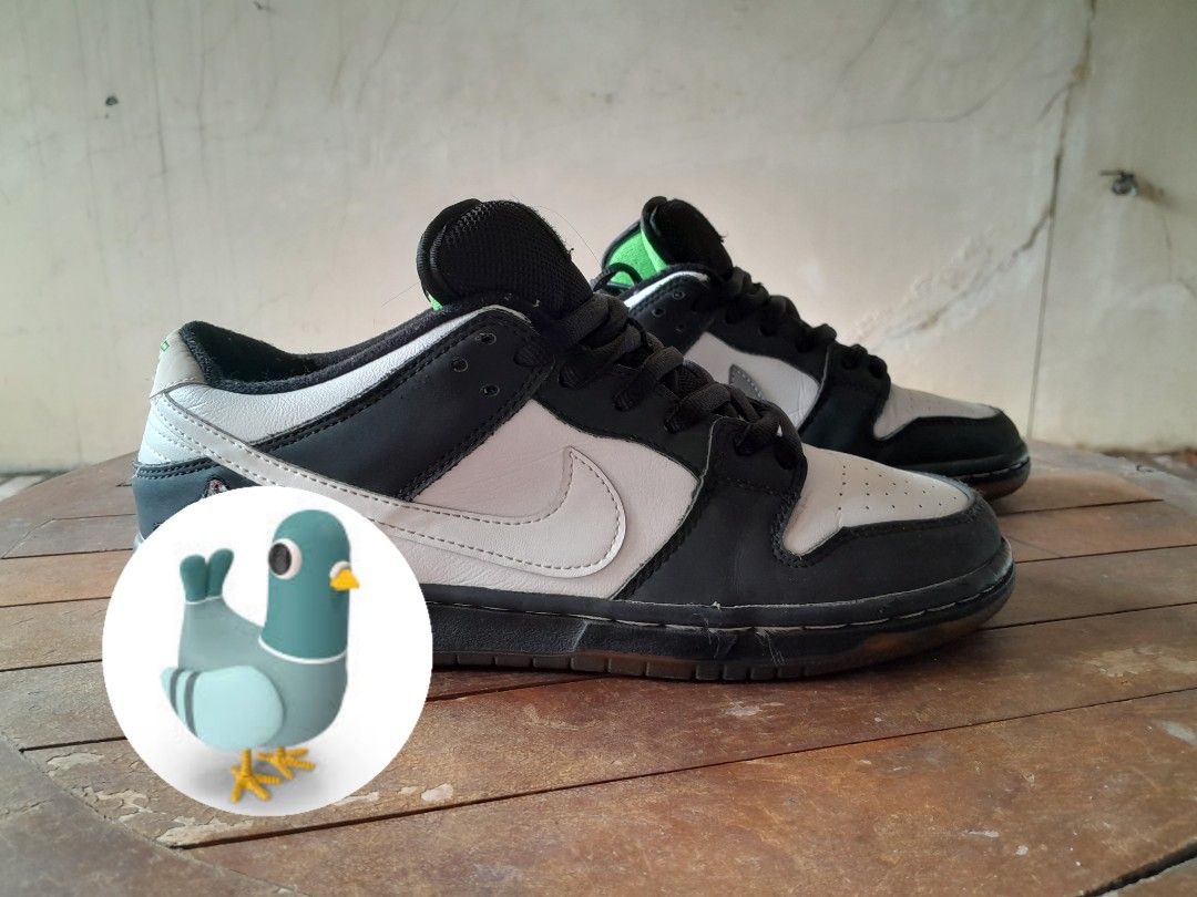 Nike SB DunkLow>Panda Pigeon, Fesyen Pria, Sepatu , Sneakers di Carousell