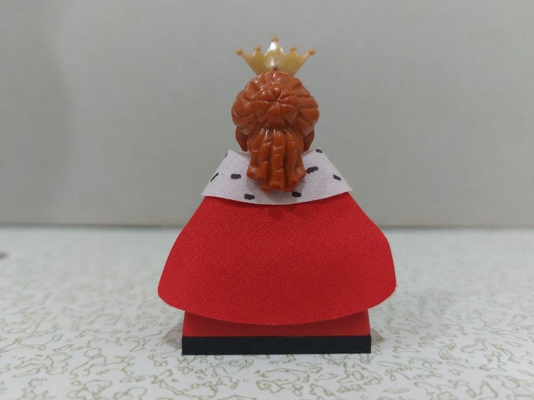 Queen - col15-16 - Lego Minifigures Series 15, Hobbies & Toys, Toys ...