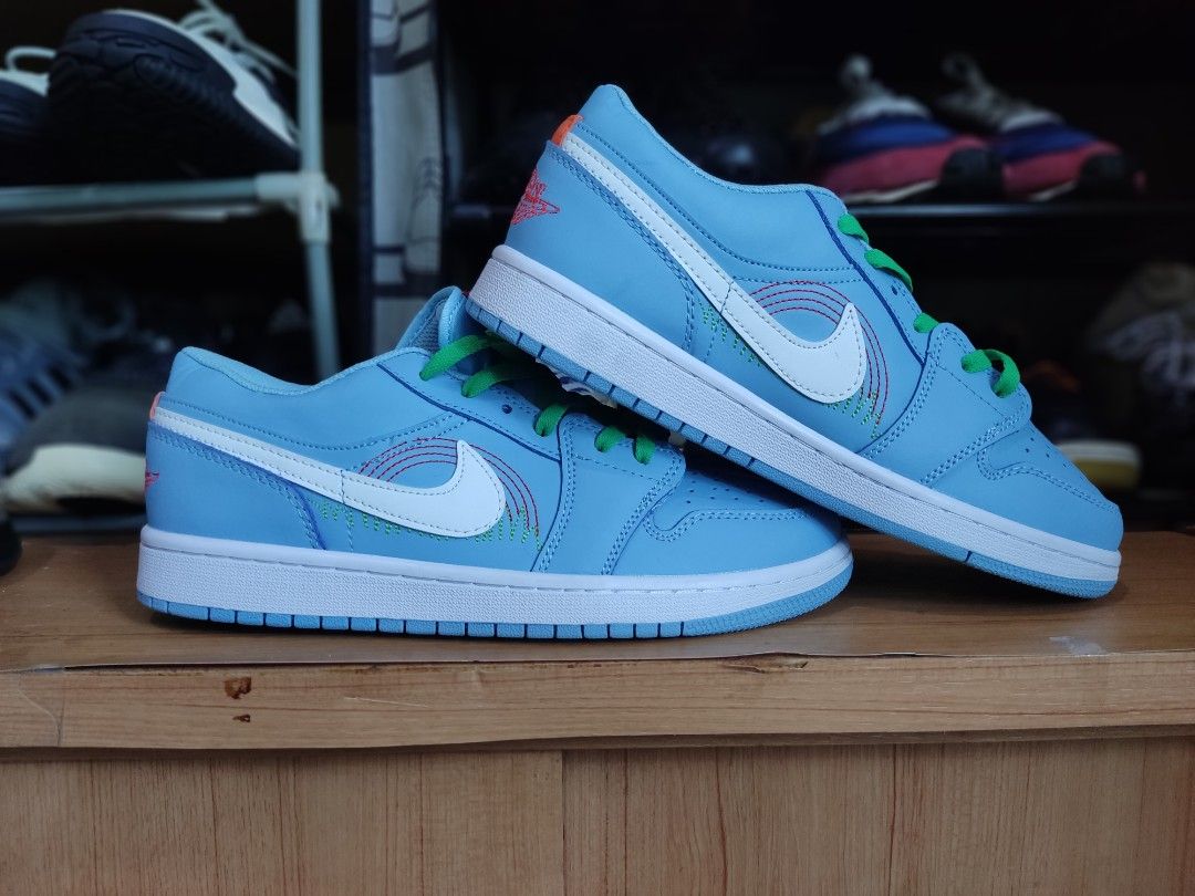 Sepatu Sneakers Air Jordan 1 Low SE 'Blue Stitch', Fesyen Pria, Sepatu ...