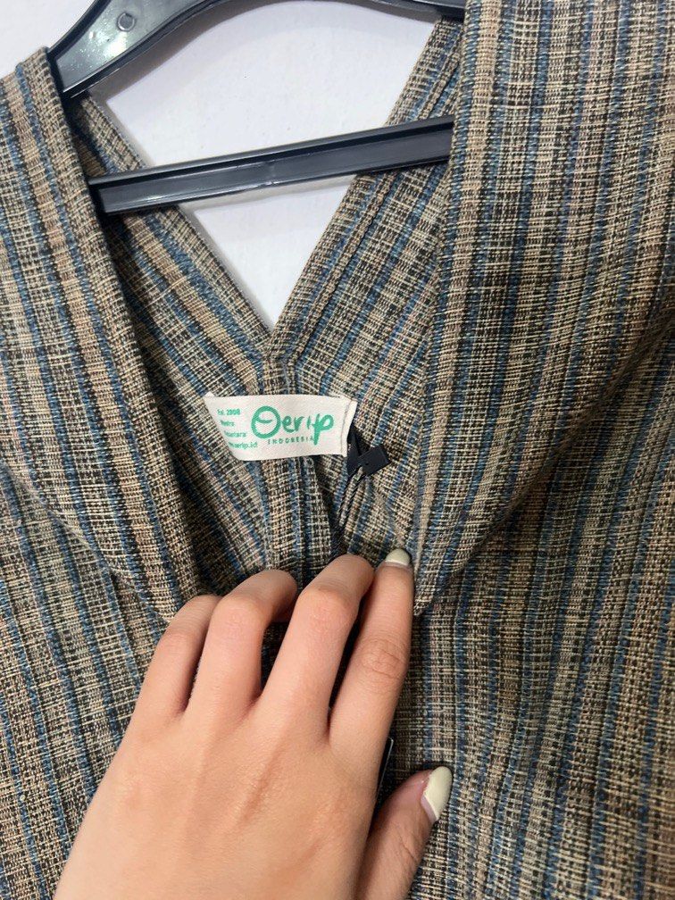 Top etnik tenun gianyar kantong sikka manggarai oerip, Fesyen Wanita, Pakaian Wanita, Atasan di ...