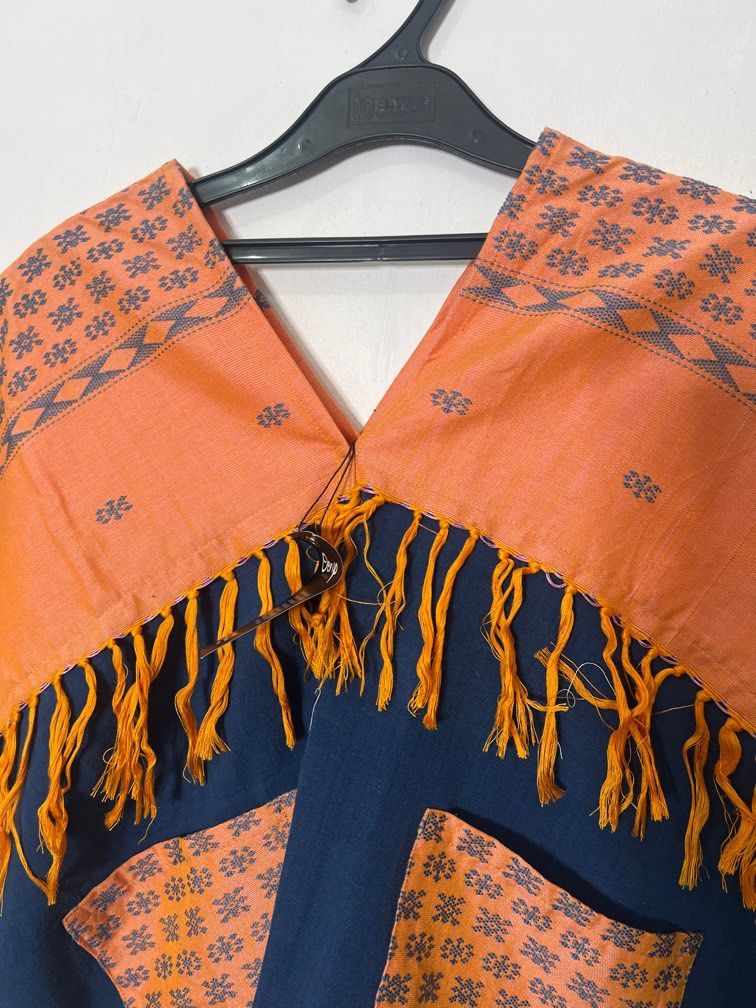 Top etnik tenun manggarai oerip, Fesyen Wanita, Pakaian Wanita, Atasan di Carousell