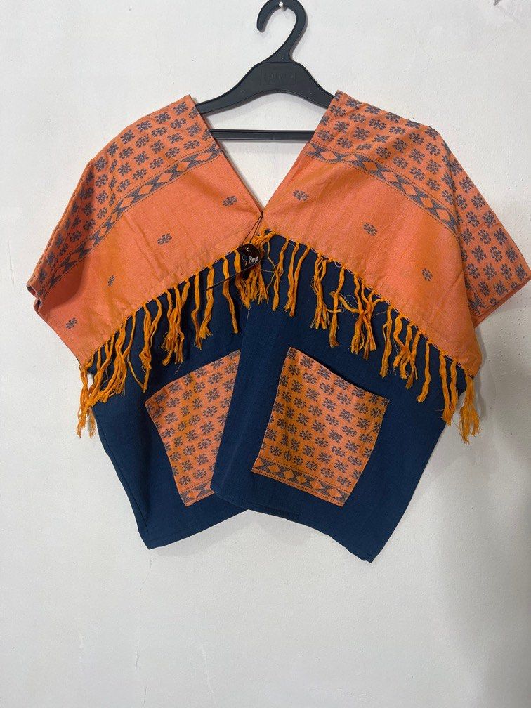 Top etnik tenun manggarai oerip, Fesyen Wanita, Pakaian Wanita, Atasan di Carousell