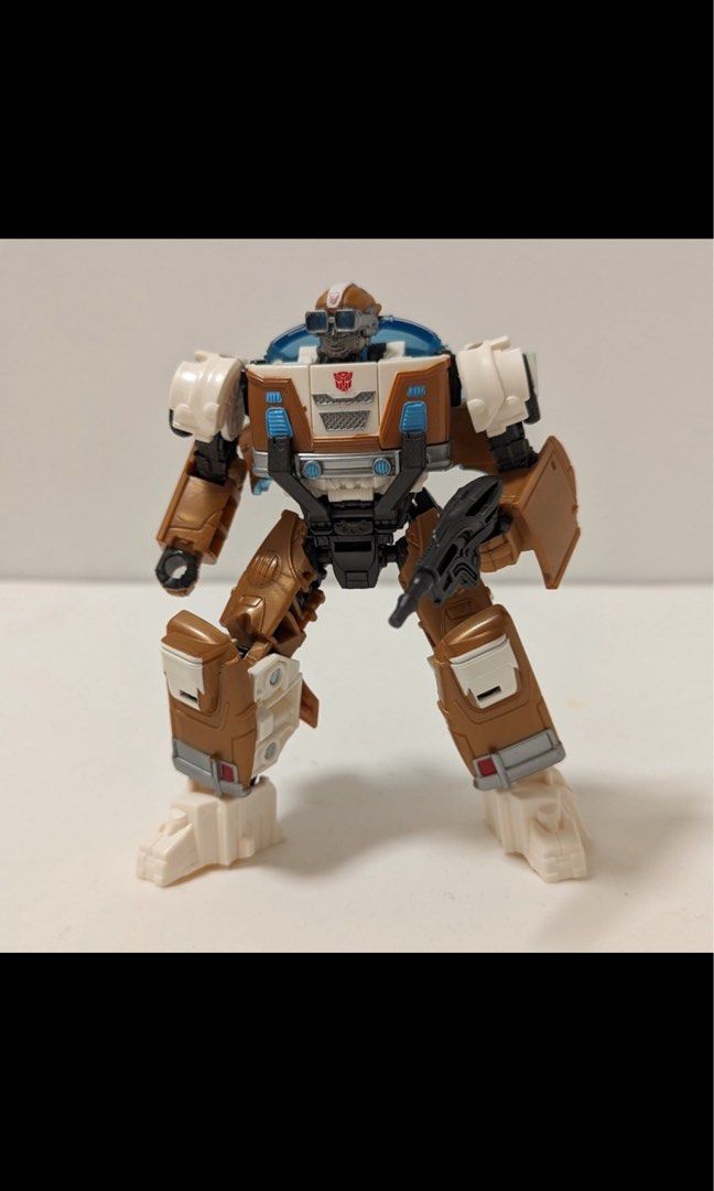 Transformer rotb deluxe class wheeljack mainline rise of the beast ...