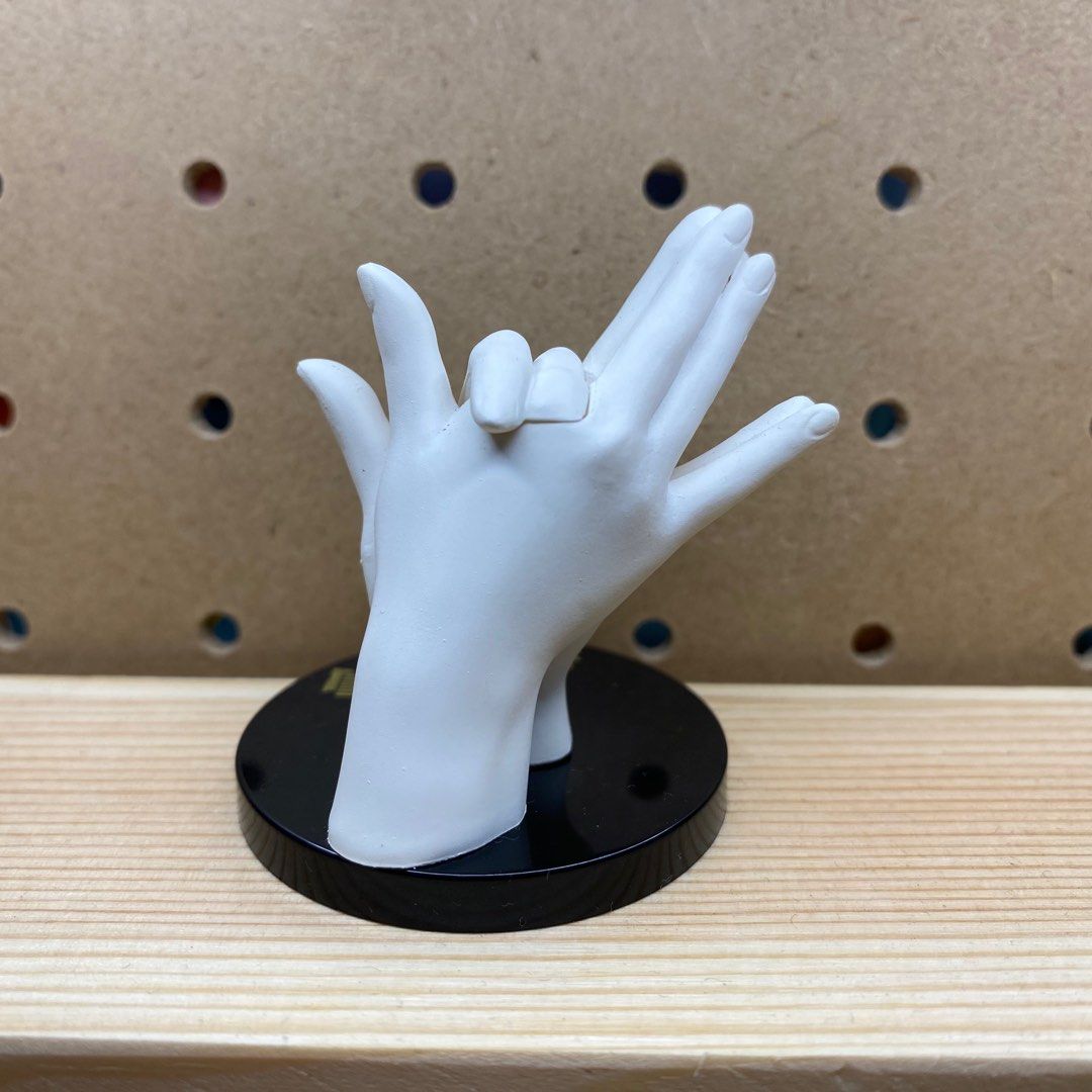 Wolf Shadow hand sign, Hobbies & Toys, Toys & Games on Carousell