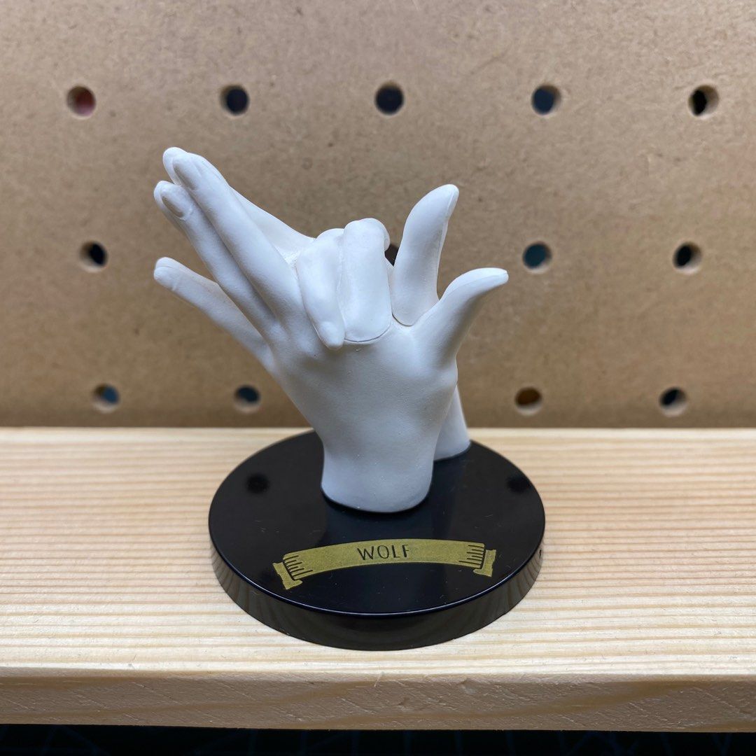 Wolf Shadow hand sign, Hobbies & Toys, Toys & Games on Carousell
