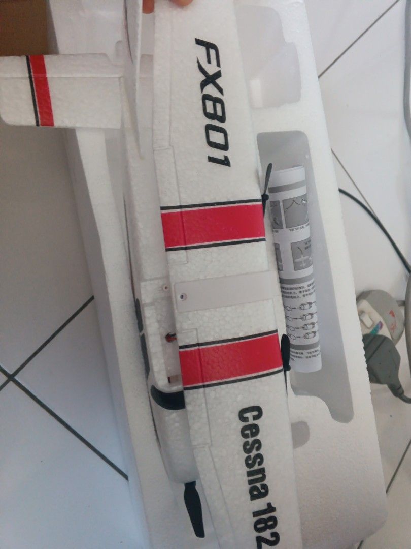 Cessna 182 plane rc 2 Channel, Hobbies & Toys, Toys & Games on Carousell