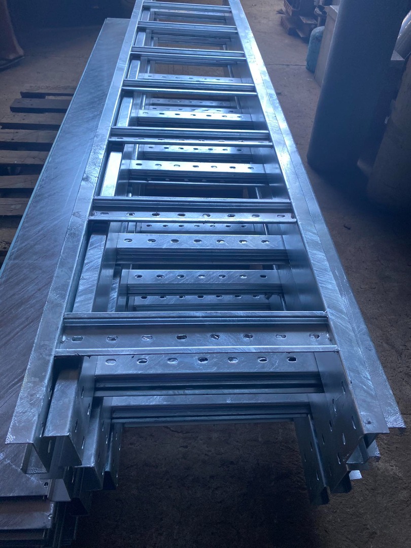laddertype perforated rungs HDG powdercoated hot dip galvanized cable ...