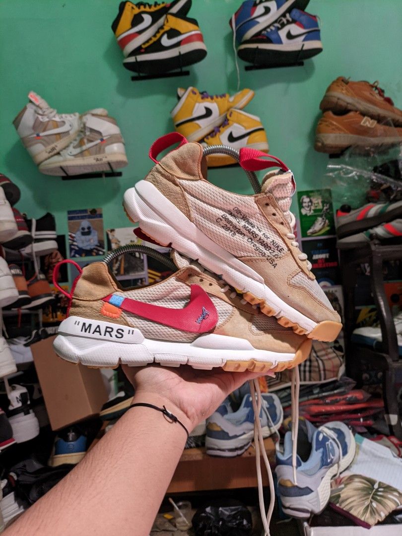 Nike Tom Shachs X Mars Off white, Fesyen Pria, Sepatu , Sneakers di ...
