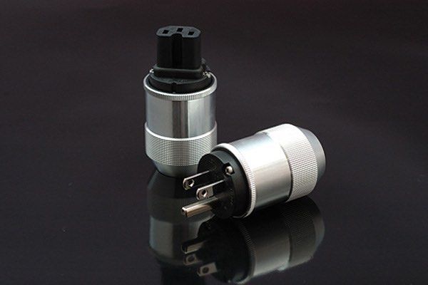 Oyaide m1/f1 plug, Audio, Other Audio Equipment on Carousell