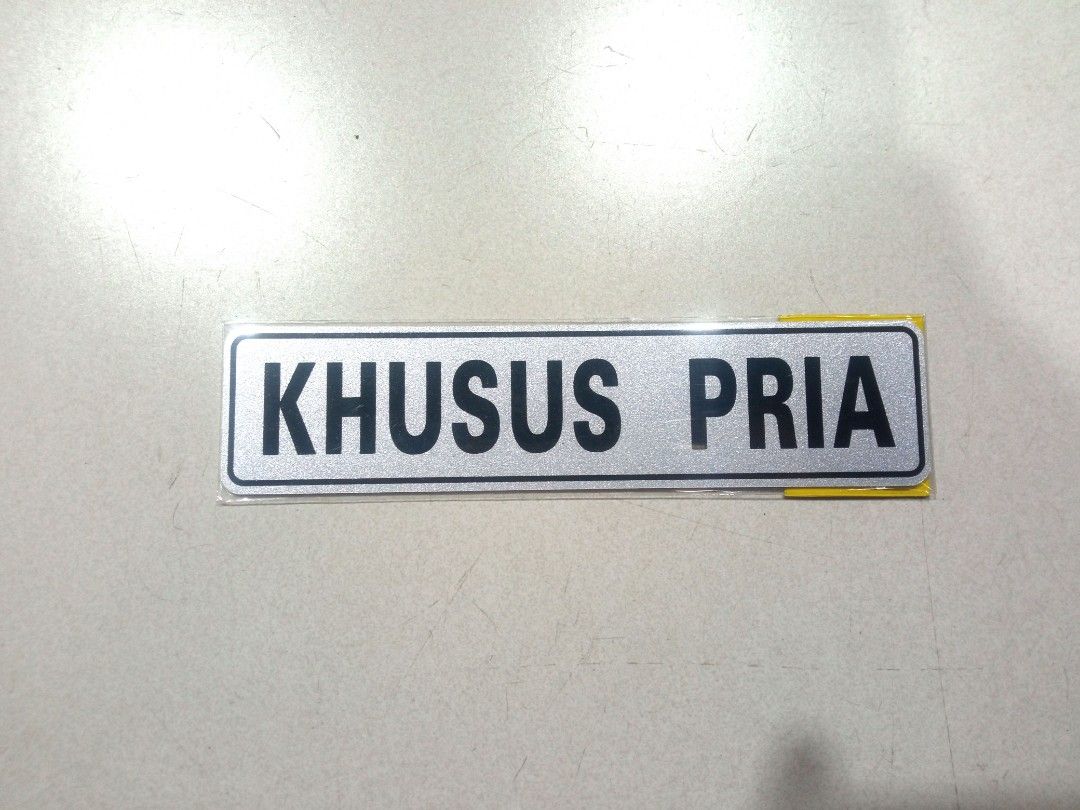 Stiker Pintu / Door Sticker, Perabotan Rumah di Carousell