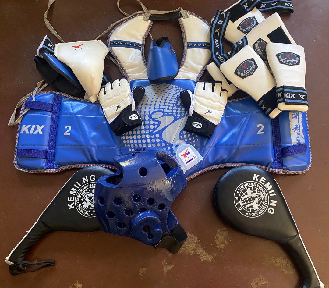 TAEKWONDO SET GEARS AND DOBUK ( free kick pad and mouth guard that ...