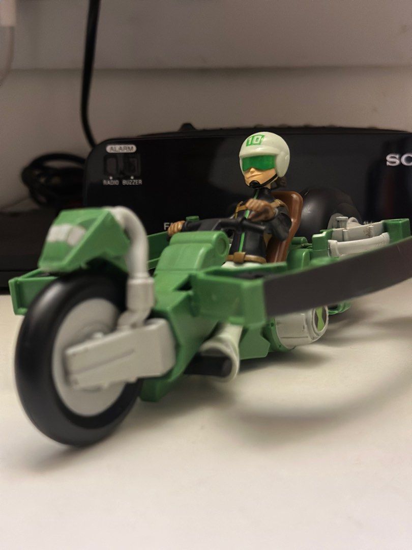 Tenn-Speed Cycle BEN 10 Omniverse vehicle with Figure, Hobbies & Toys ...