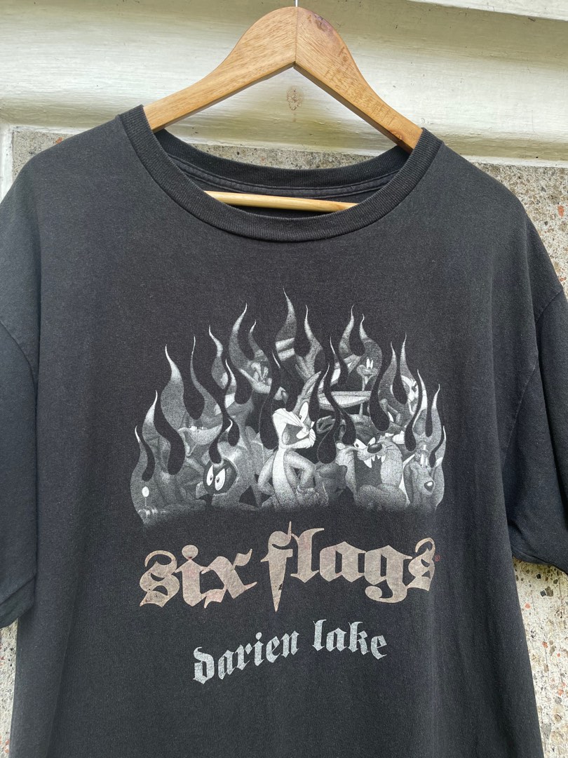 Vintage Looney Tunes Six Flags Tee, Men's Fashion, Tops & Sets, Tshirts ...
