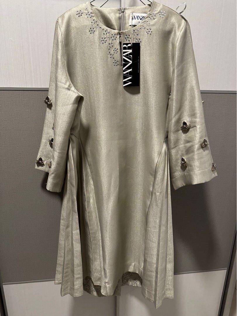 Wanzar Alita Kurung, Women's Fashion, Muslimah Fashion, Baju Kurung ...