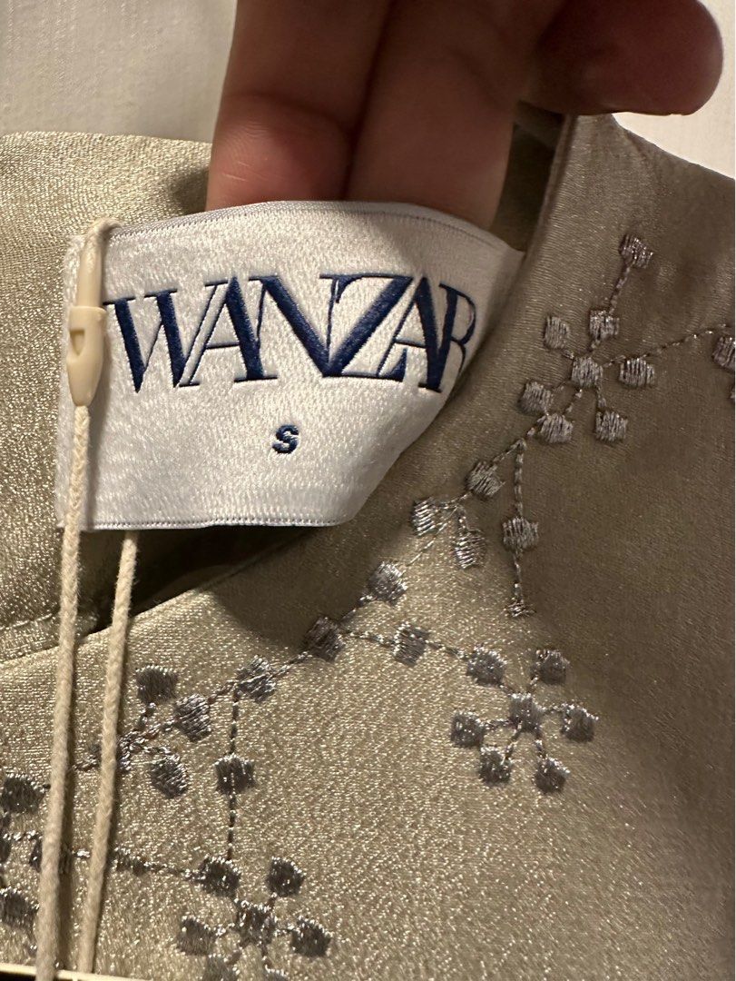 Wanzar Alita Kurung, Women's Fashion, Muslimah Fashion, Baju Kurung ...