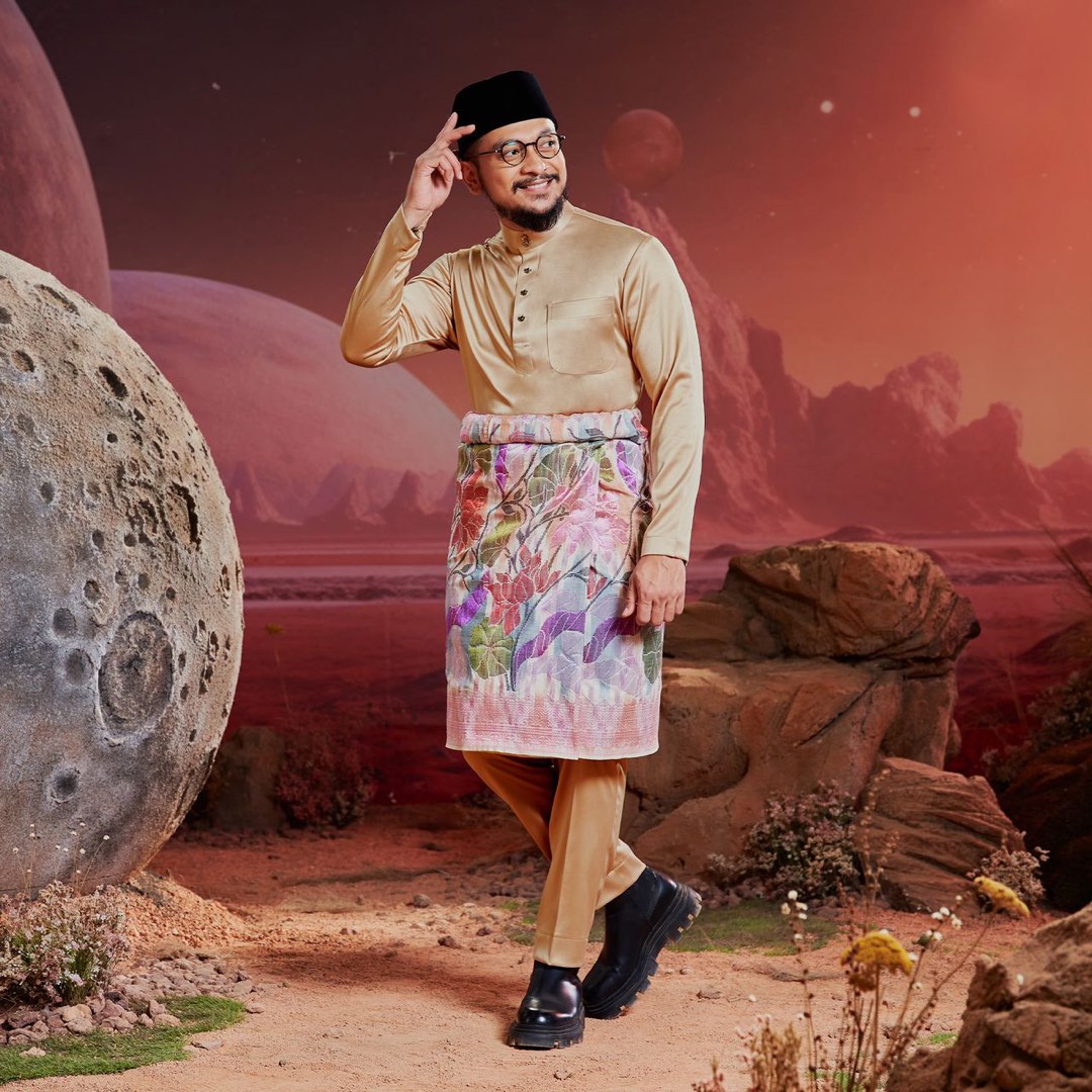 Baju Melayu Bulan Bintang Slim Fit (Beige), Men's Fashion, Muslim Wear ...