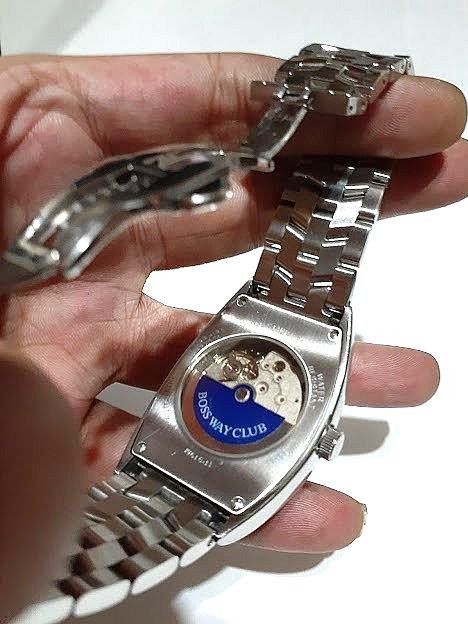 （特價）BossWay 機械錶 鏤空透底 日月相 酒桶形 獨立秒針 實心鋼帶 佳, 他的時尚, 手錶及配件, 手錶在旋轉拍賣