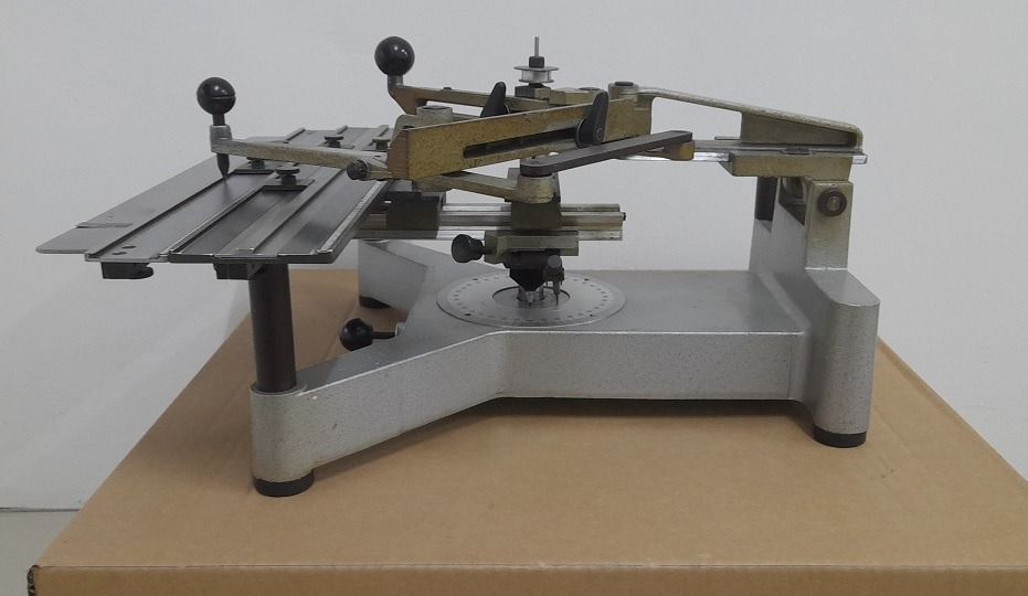 Engraving Pantograph Machine - IM3 Gravograph, Furniture & Home Living ...