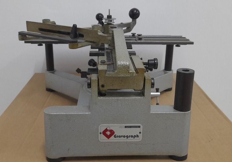 Engraving Pantograph Machine - IM3 Gravograph, Furniture & Home Living ...