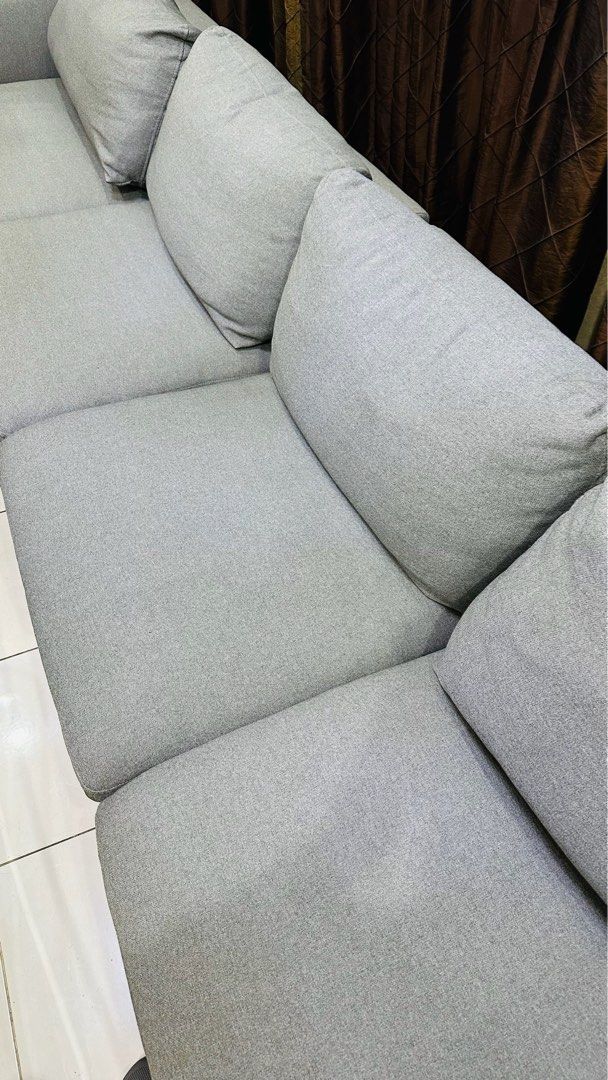 Informa sofa L 4 seater grey abu abu kondisi masi sangat bagus ...