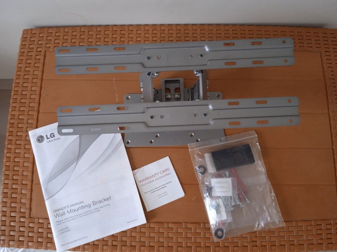 LG wall mounted bracket LSW100BG, Elektronik, TV & Perlengkapan Hiburan ...