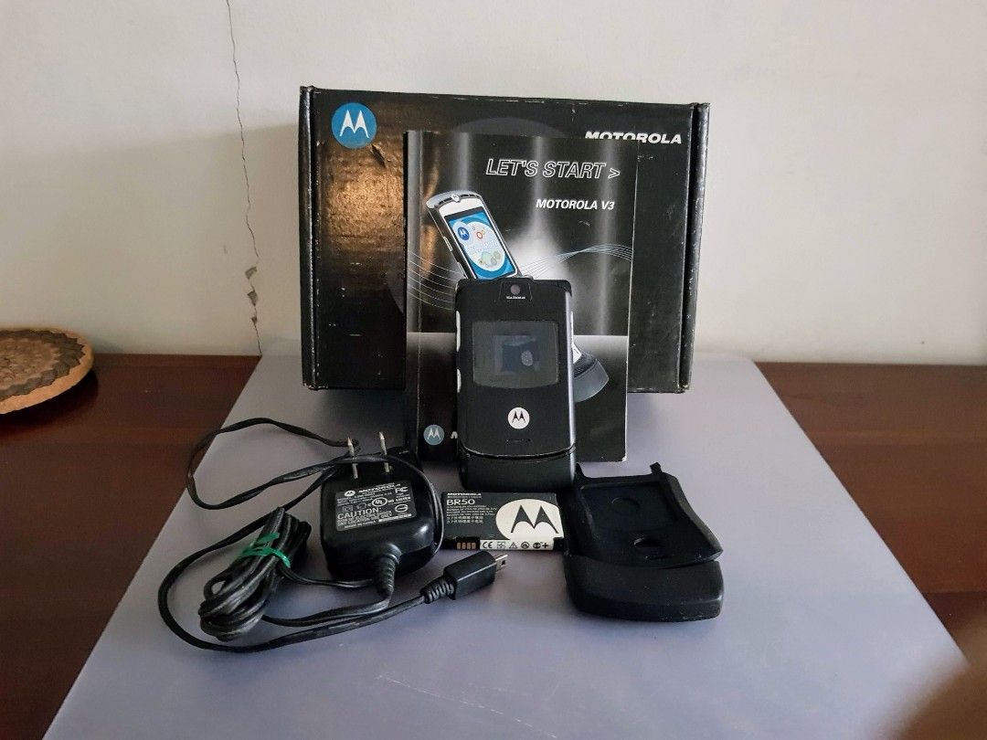 motorola v3 ...oldies phone..., Mobile Phones & Gadgets, Mobile Phones ...
