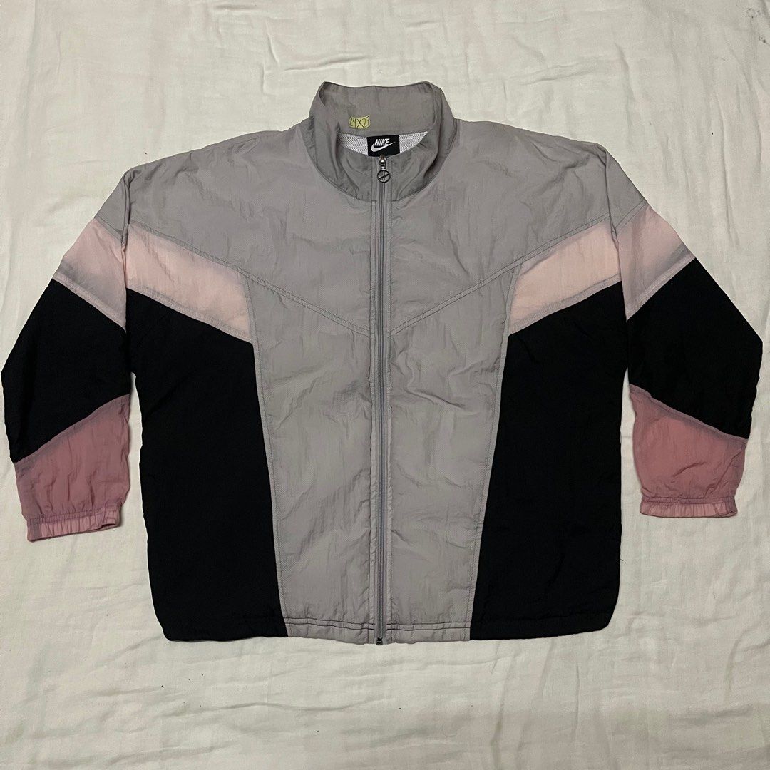 Nike Winbreaker, Men's Fashion, Coats, Jackets and Outerwear on Carousell