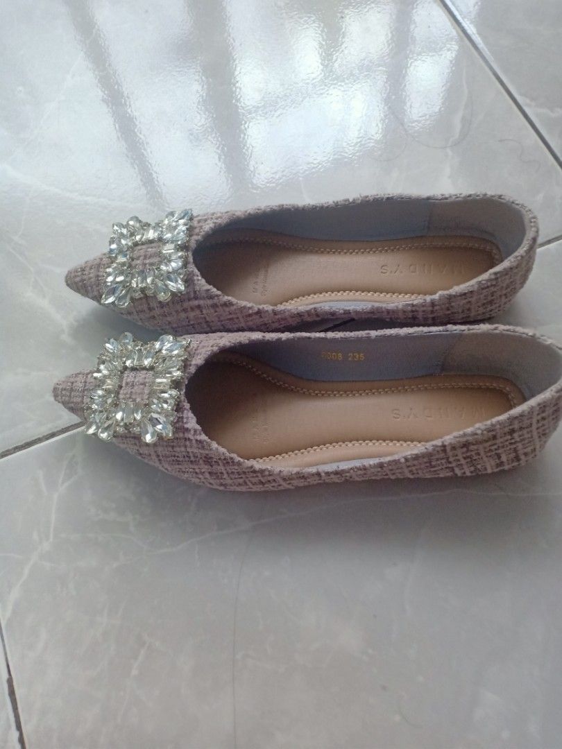 Sepatu Mandy's eira, Fesyen Wanita, Sepatu di Carousell