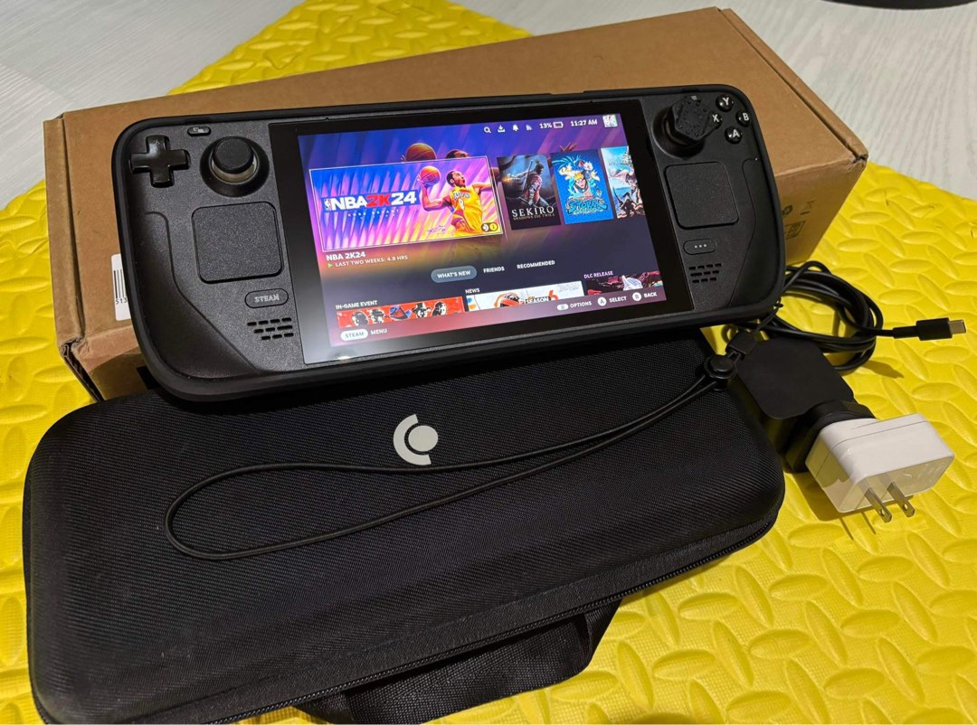 Steam deck LCD 256GB, Hobbies & Toys, Toys & Games on Carousell