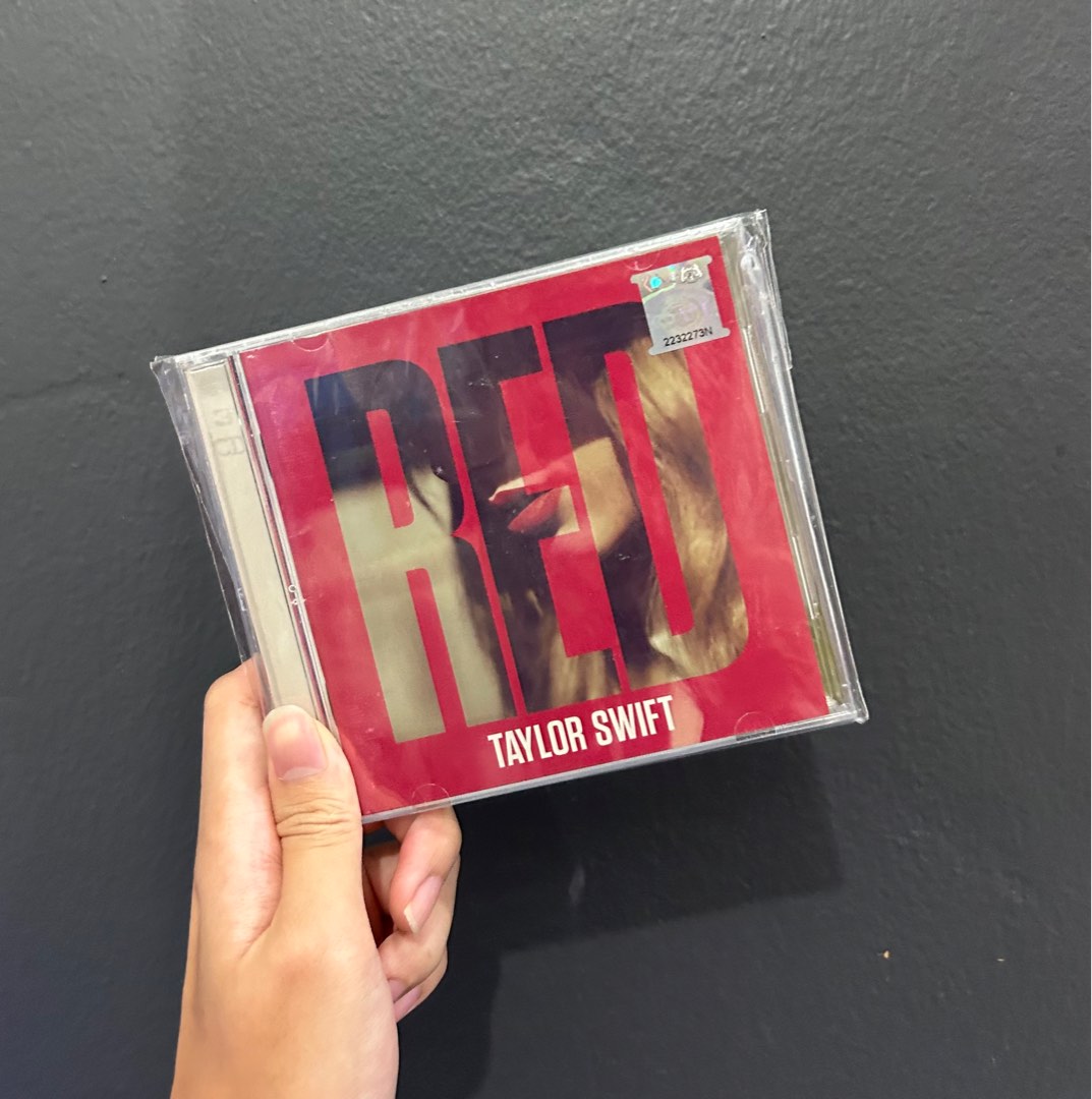 Taylor Swift - RED (Deluxe 2 CD) Pre-Loved but in PERFECT CONDITION ...