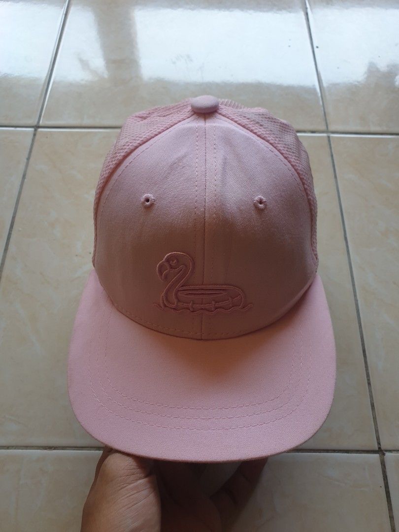 Topi Pink Flaminggo, Fesyen Pria, Aksesoris, Topi di Carousell