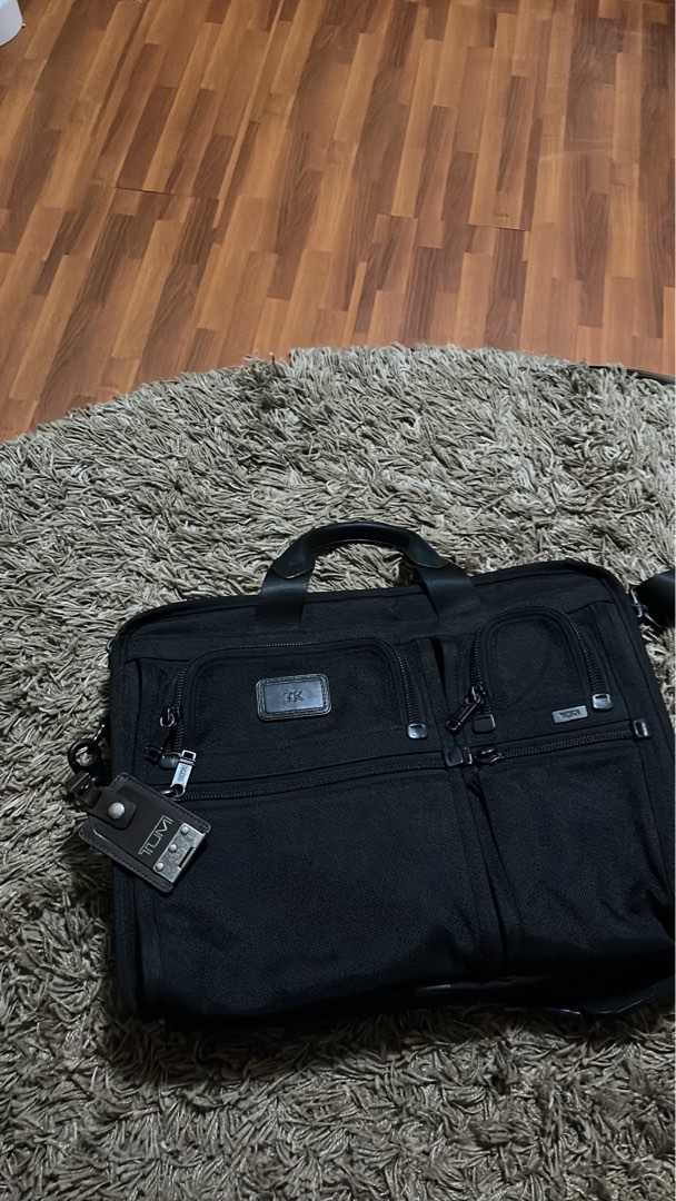 TUMI laptop bag, Fesyen Pria, Tas & Dompet , Ransel di Carousell