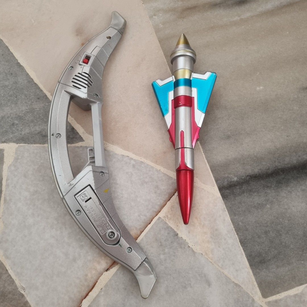 Ultraman Zero Slugger and Gaia Explender Lot, Hobbies & Toys, Toys ...