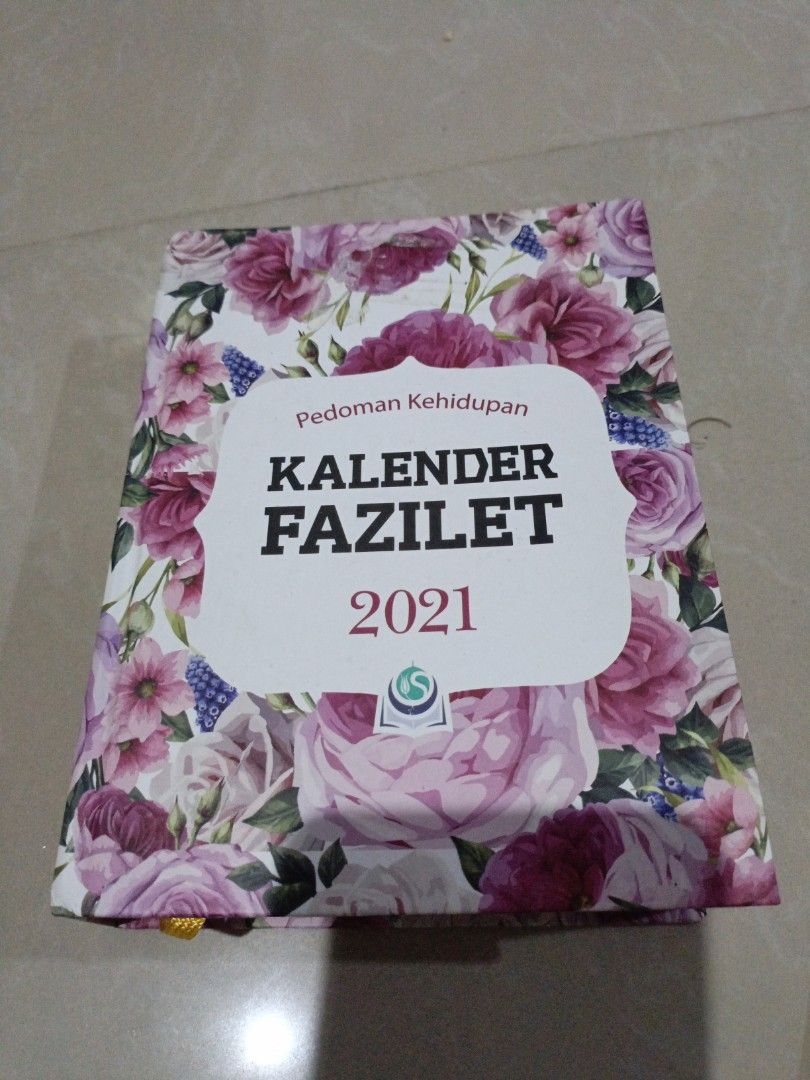 Buku kalender fazilet 2021, Buku & Alat Tulis, Buku di Carousell