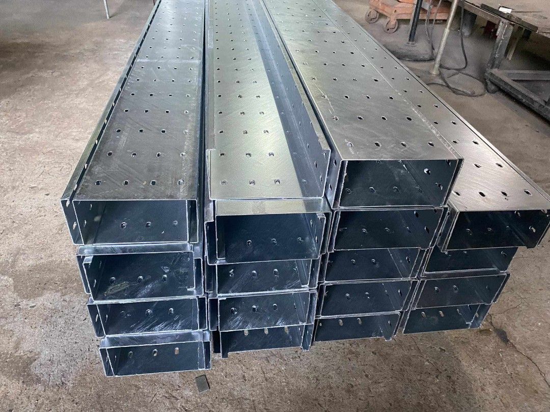 Cable tray Wireway type, Commercial & Industrial, Construction Tools ...