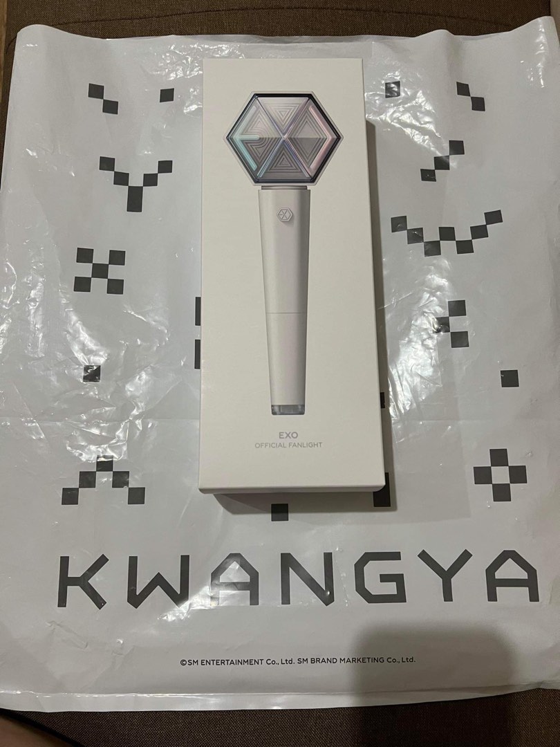 EXO Official Fanlight Ver. 3 (sealed), Hobbies & Toys, Memorabilia ...
