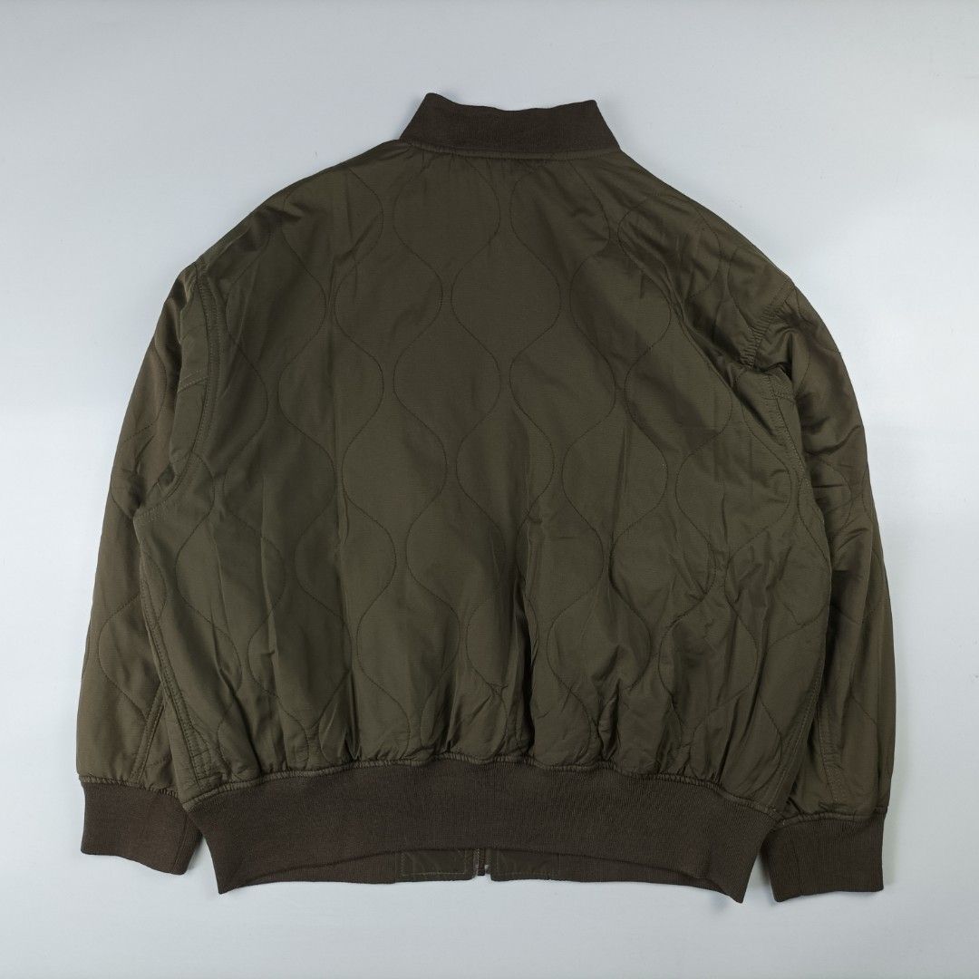GU bomber reversible army 180324P, Fesyen Pria, Pakaian , Baju Luaran ...