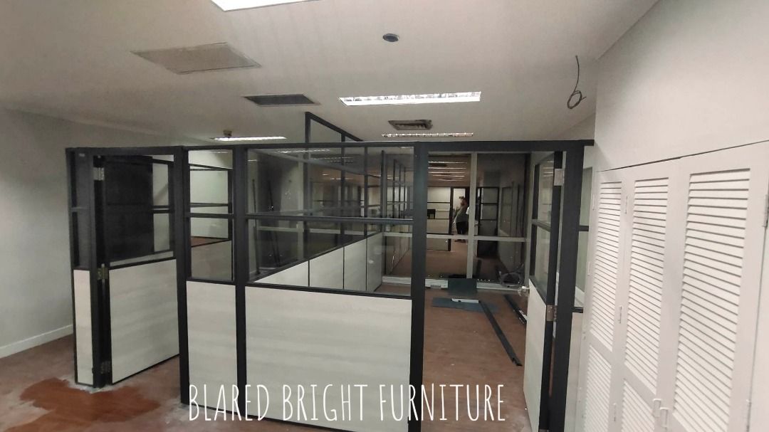 HIGH PARTITION II GLASS AND LAMINATED W/ FRAME ; OFFICE FURNITURE ...
