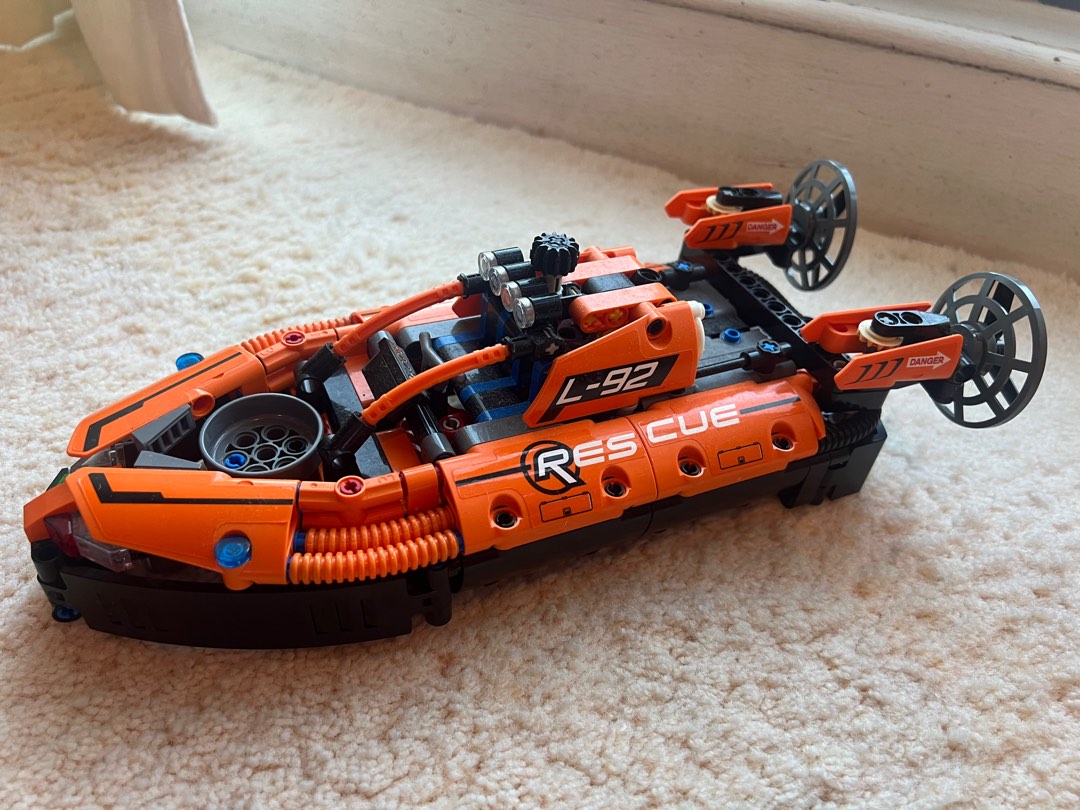 lego rescue hovercraft