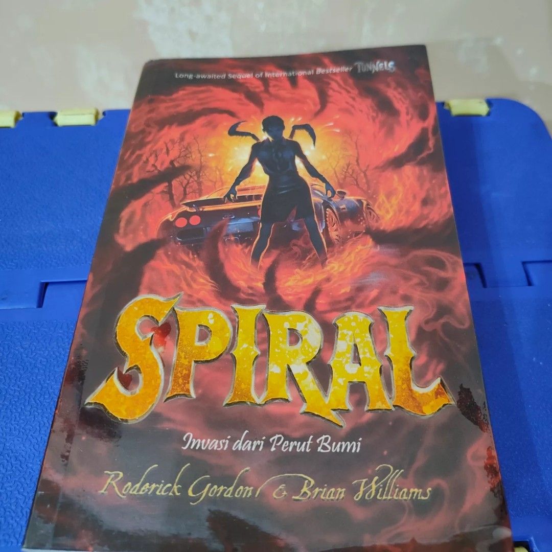 Novel Original Spiral Tunnels 5 ori preloved fantasi bekas fiksi ...