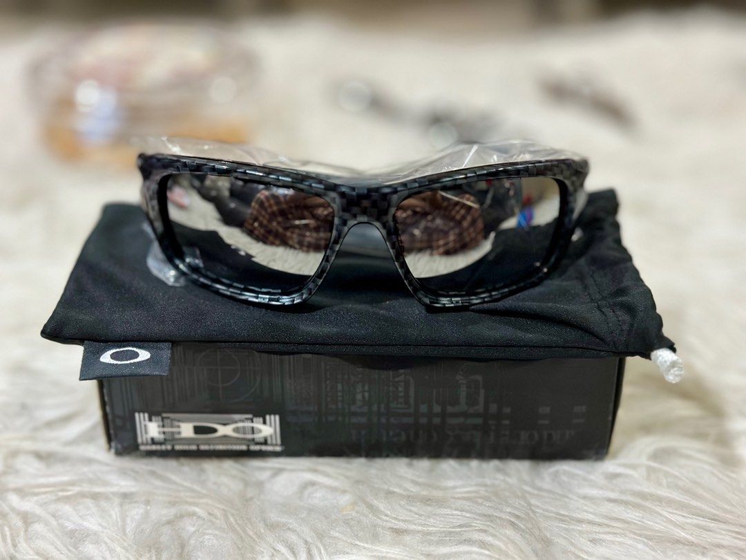 oakley loans