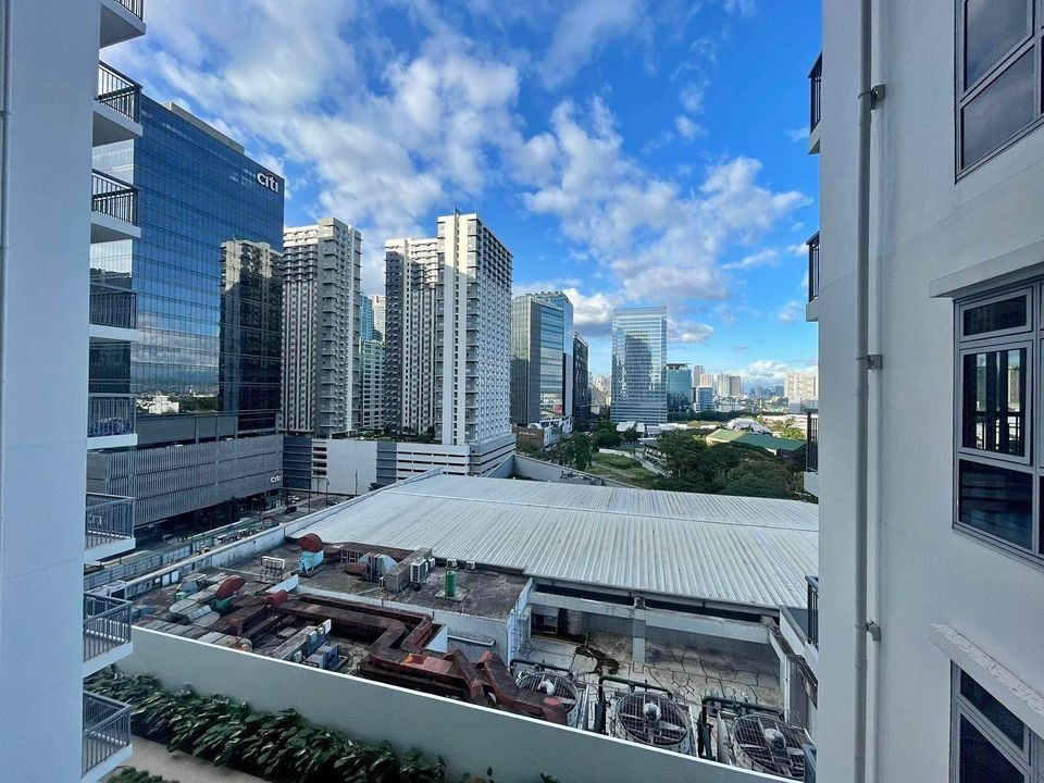 park triangle residences 1br for rent , bgc across serendra one De La ...