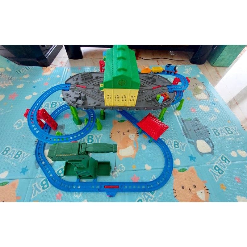 Preloved good condition Thomas & Friends Deluxe Depot Motorized Railway ... Preloved good condition Thomas & Friends Deluxe Depot Motorized Railway ...
